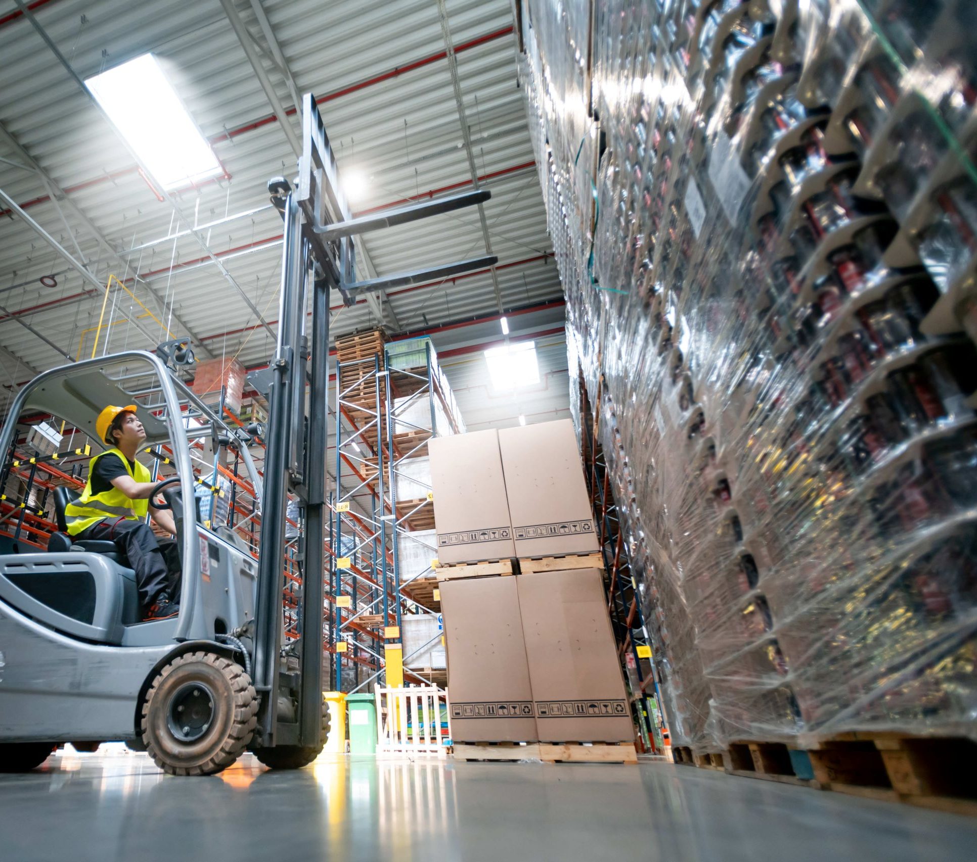 5 Traits Every Warehouse Associate Should Have - GL Staffing
